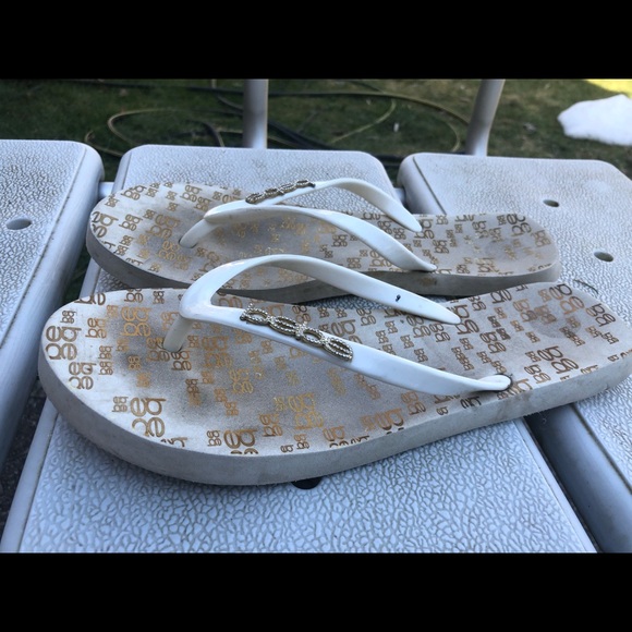 bebe | Shoes | Bebe White Glitters Lightweight Flipflop Size 9 | Poshmark